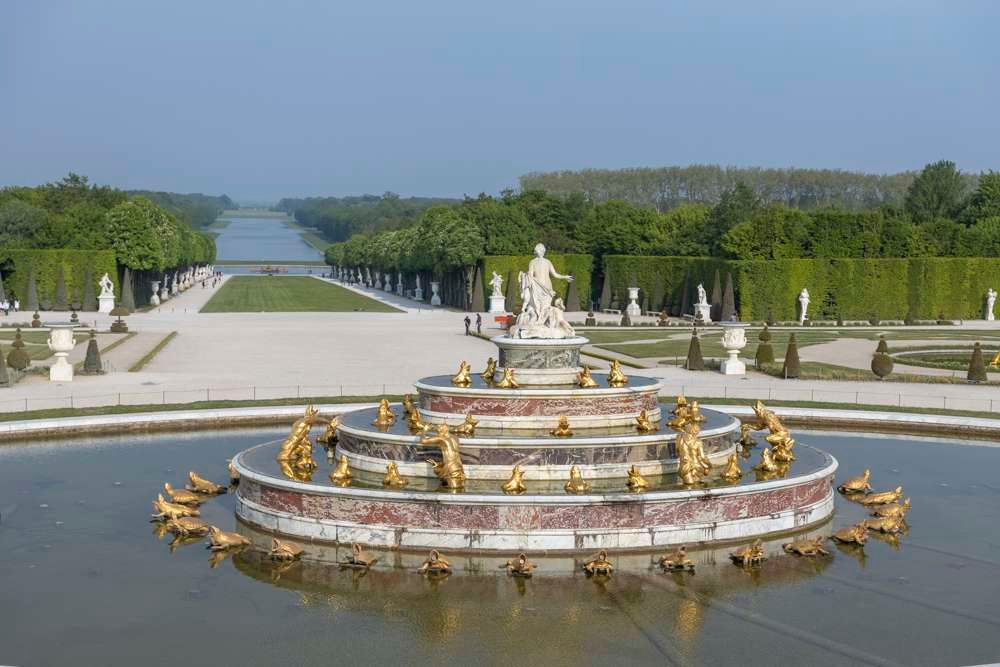 Palace of Versailles and gardens guided tour with Skip the Line Access ...